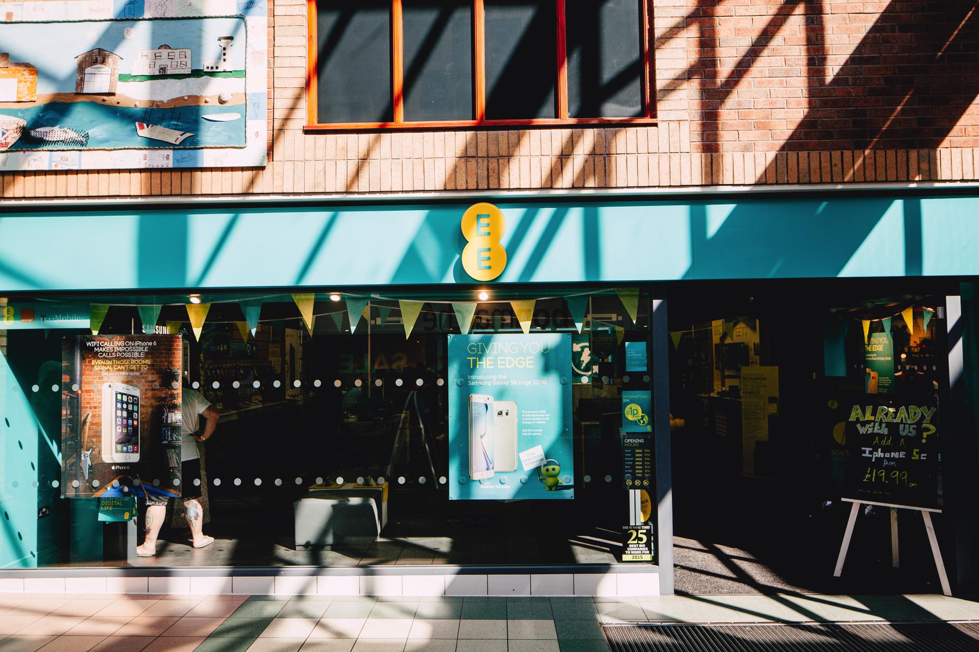 EE | Promenades Shopping Centre